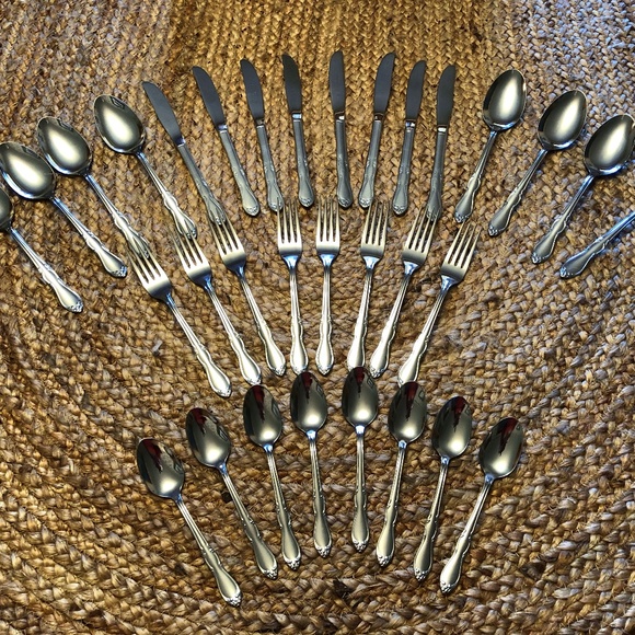 Oneida | Dining | New 32 Pc Stainless Simeon L George H Rogers Homestead Oneida Silver Flatware ...